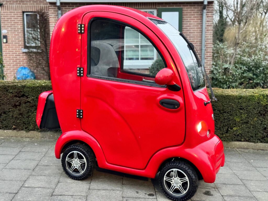 Luxueuze Overdekte Scootmobiel Cabiencar MUSTANG topstaat - Scootmobieldeal